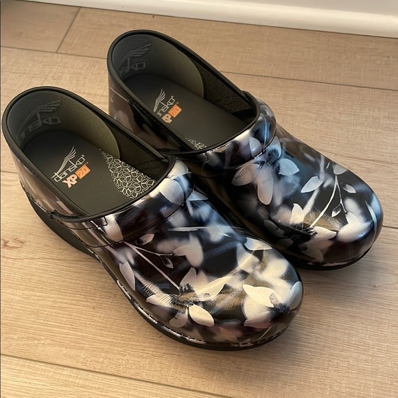 Dansko | Shoes | Dansko Xp 2 Black And White Clogs Size 40 Euc | Poshmark